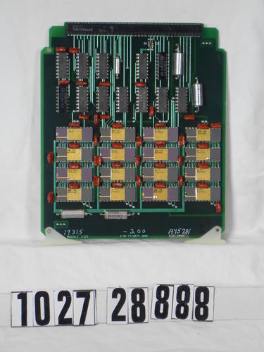 Amdahl memory circuit board | 102728888 | Computer History Museum