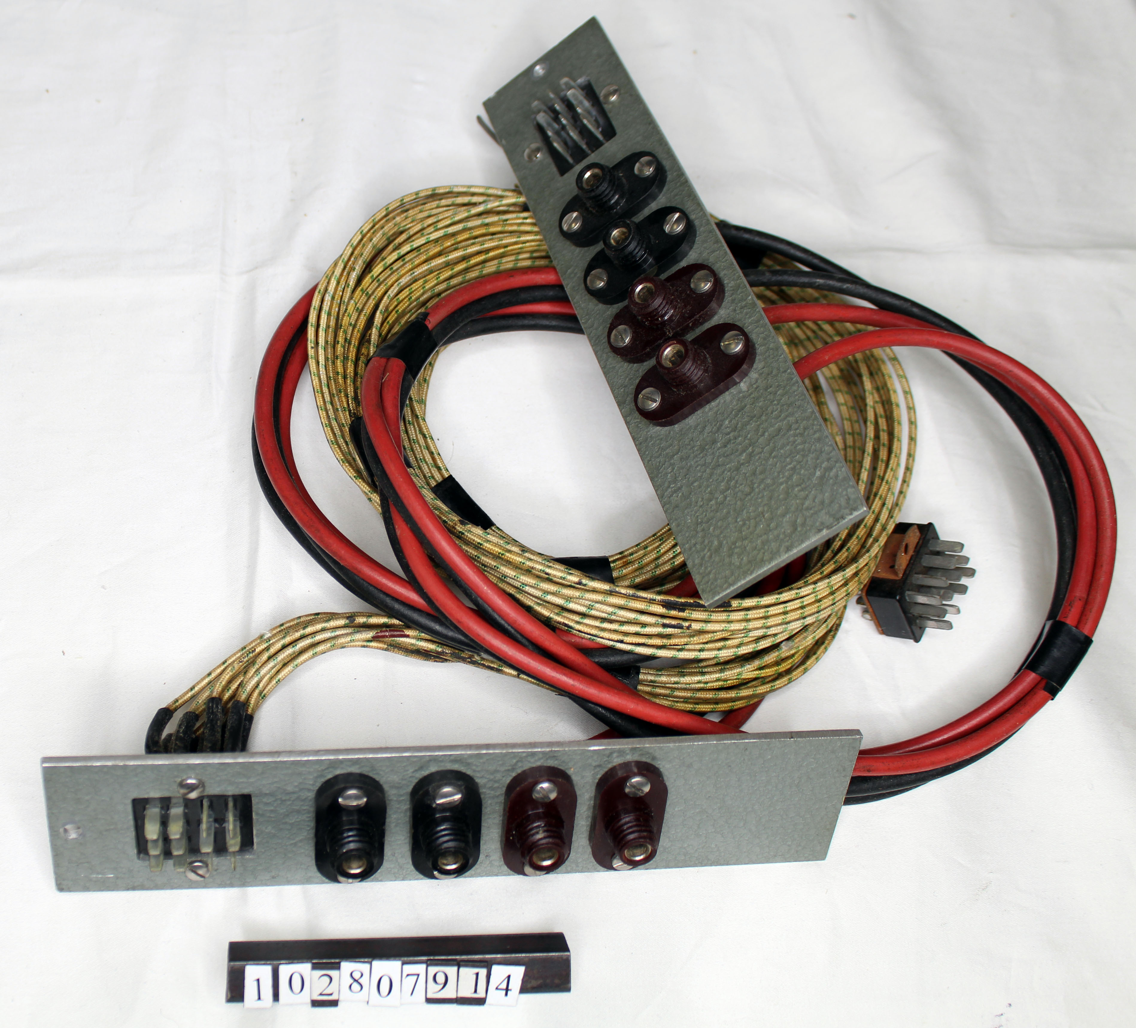 Attachment harness | 102802914 - CHM